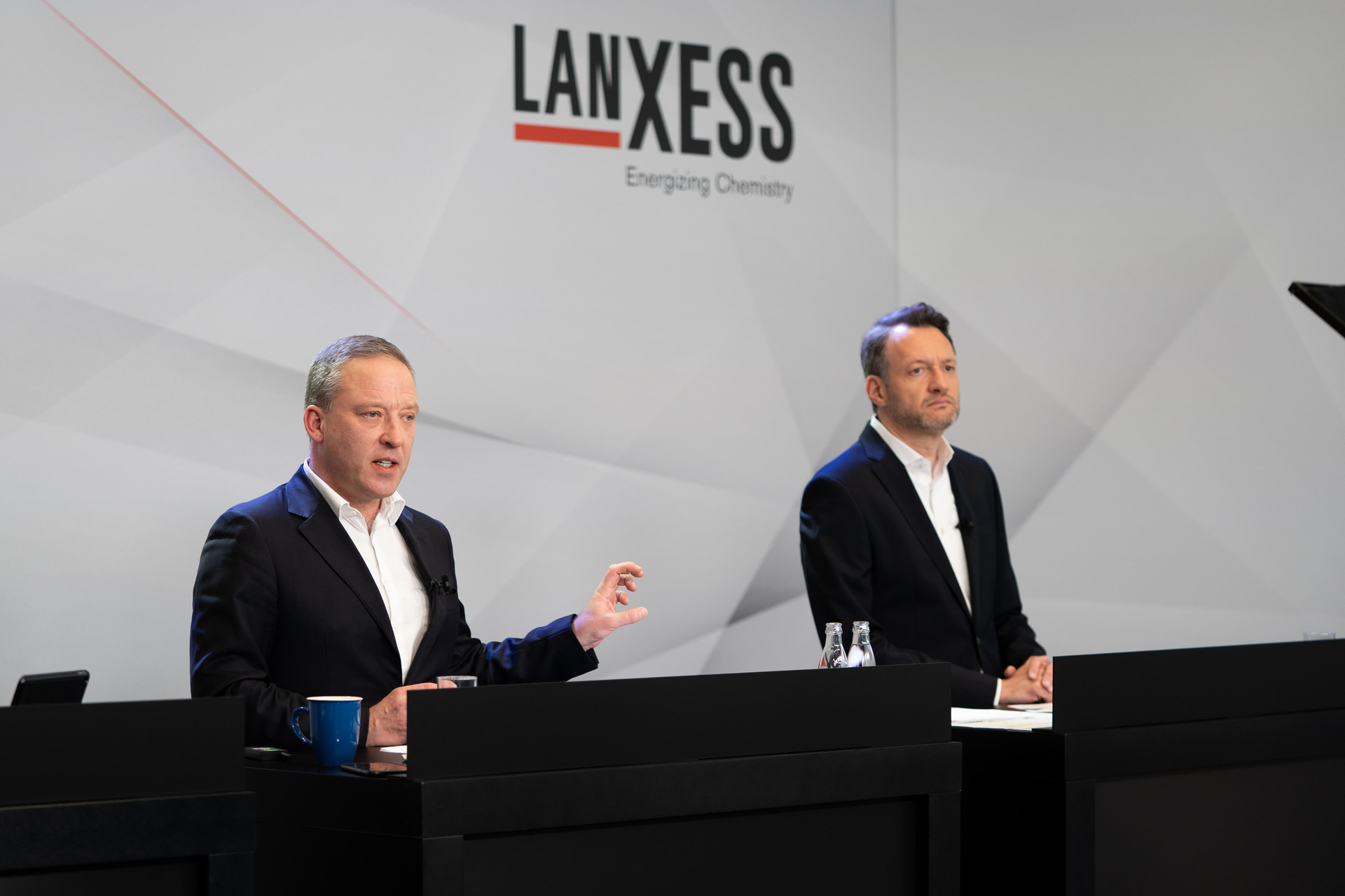 LANXESS significantly increases sales and earnings in fiscal year 2021