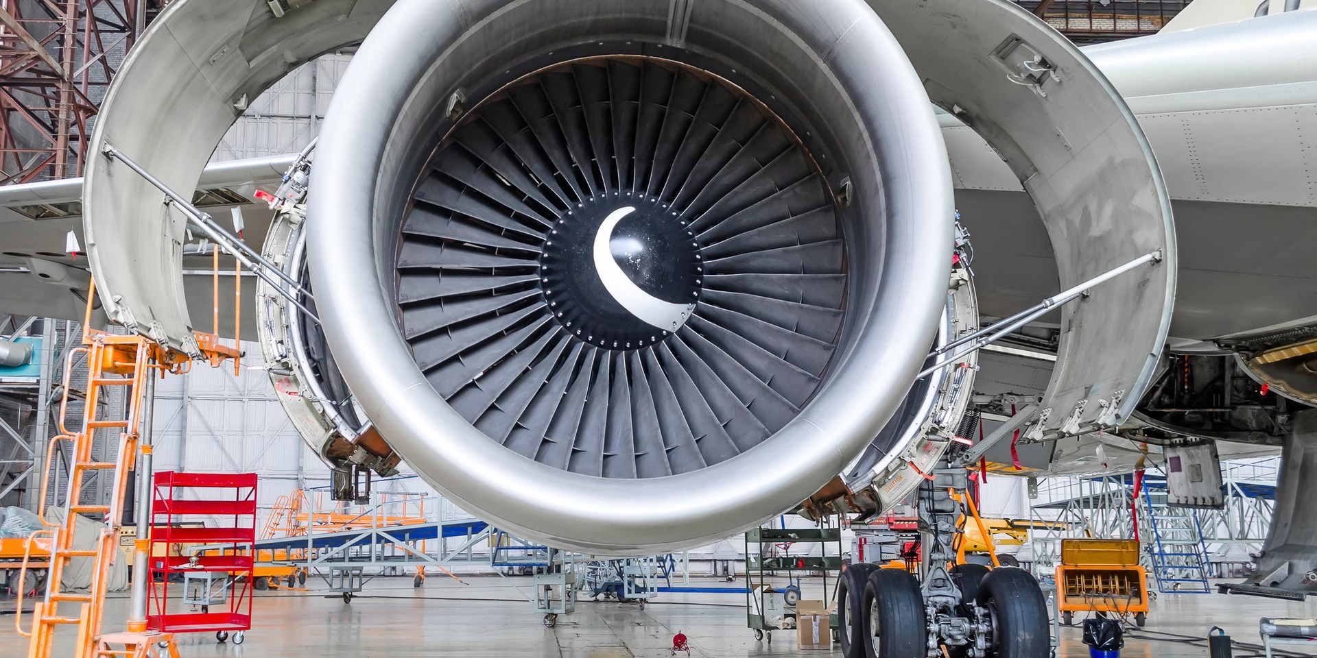 Royco® | Aerospace and Defense Lubricants | LANXESS